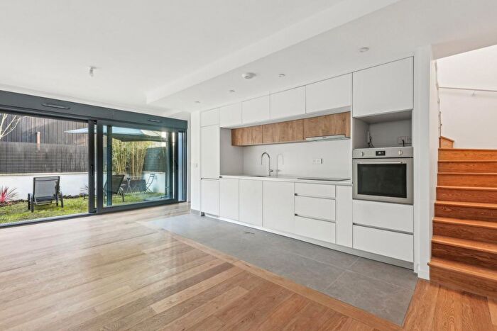 Maison à vendre - Sèvres, Centre-ville, Cristallerie, Manufacture, Danton - 3 pièces - 2 chambres