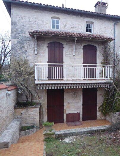 Maison 5 pièces à Ruffec, à louer