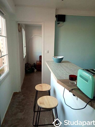 Appartement à louer - Pont de Vivaux, Marseille ème arrondissement - 1 pièce - 3 chambres