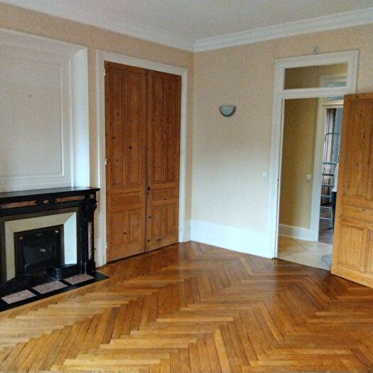 Appartement à louer - Montchat, Lyon ème arrondissement - 5 pièces - 4 chambres