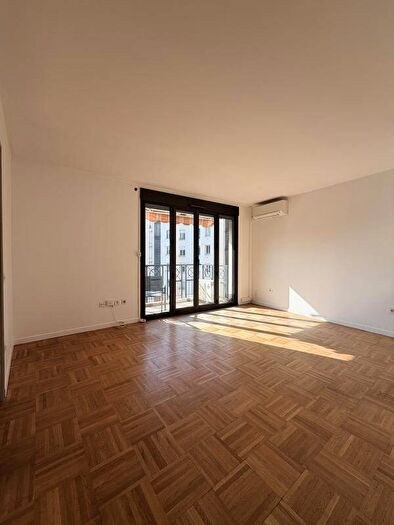 Appartement à louer - Saint Louis, Lyon ème arrondissement - 2 pièces - 1 chambre