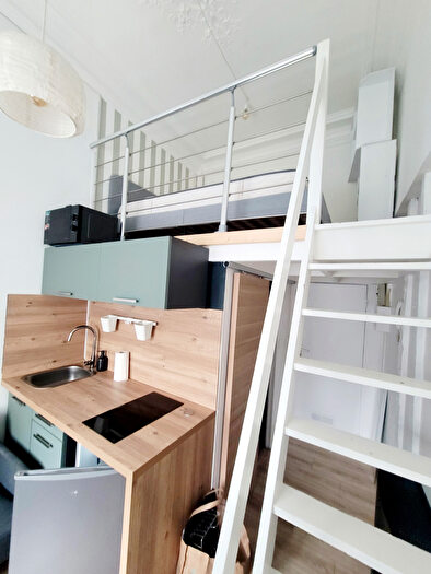 Appartement à louer - Boulogne-sur-Mer, Basse-ville - 1 pièce