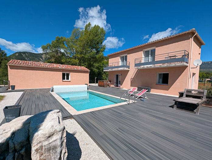 Maison 6 pièces à Castellane, à vendre