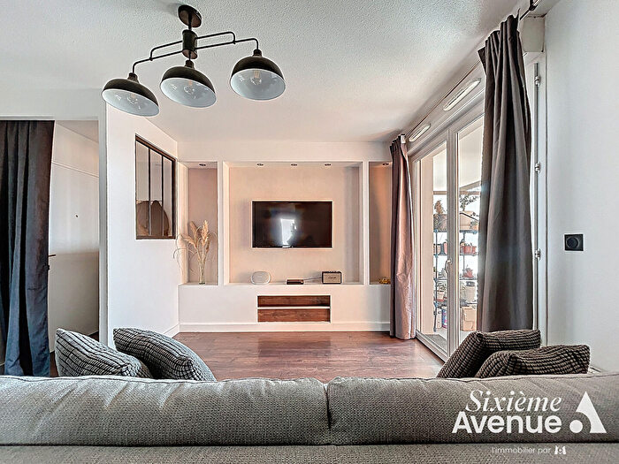 Appartement à vendre - Décines-Charpieu, Bonneveau - 3 pièces - 2 chambres