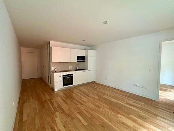 Appartement à louer - Espaces Jeunes, Issy-les-Moulineaux - 2 pièces - 1 chambre