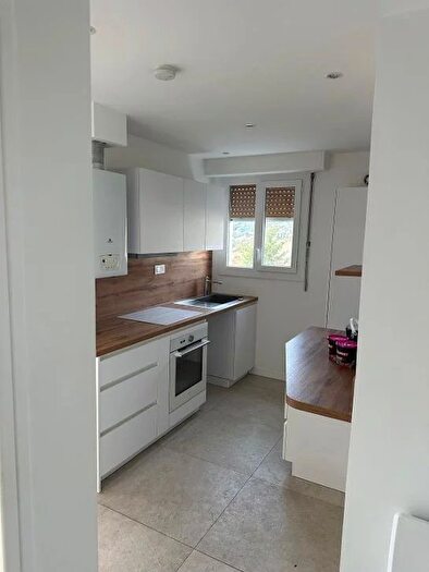 Appartement à louer - Grasse - 3 pièces - 2 chambres