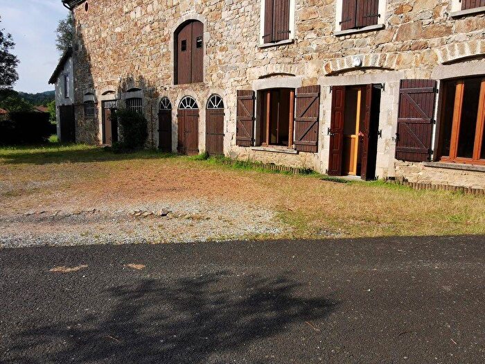 Appartement à louer - Vertolaye - 3 pièces - 2 chambres