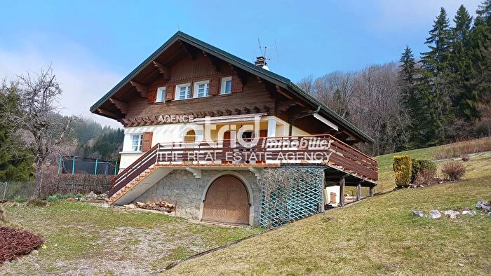 Maison à vendre - Arâches-la-Frasse - 8 pièces - 4 chambres