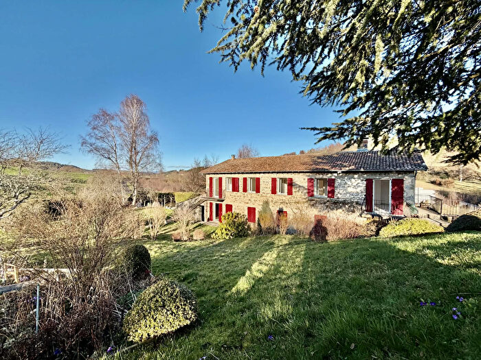 Maison à vendre - Saint-Amant-Roche-Savine - 10 pièces - 6 chambres