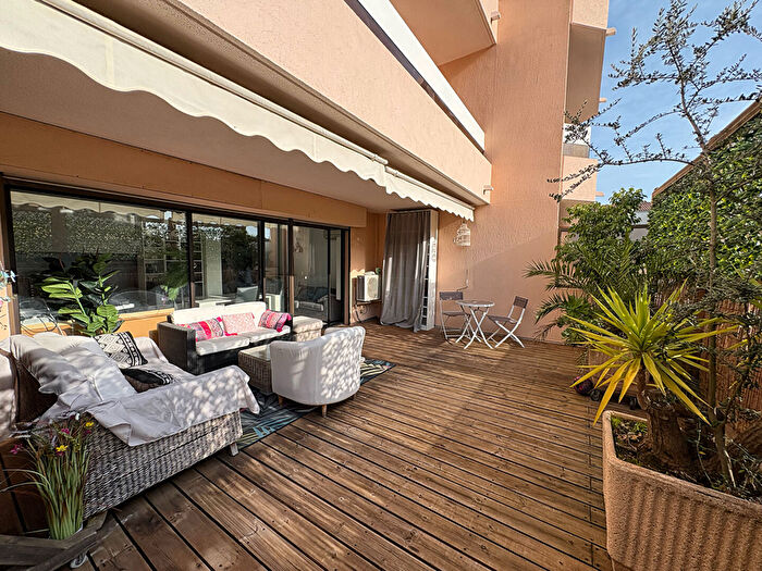 Appartement à vendre - Hyères, Centre-ville - 3 pièces - 2 chambres