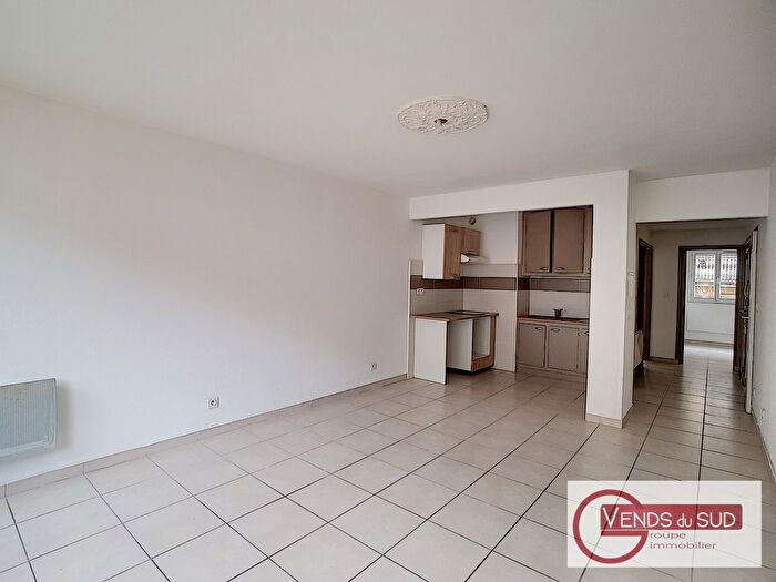 Appartement à louer - Béziers, Champ de Mars - 3 pièces - 2 chambres