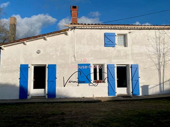 Maison à vendre - Saint-Maurice-le-Girard - 4 pièces - 3 chambres