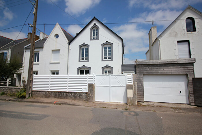 Maison à vendre - Guilvinec - 8 pièces - 5 chambres