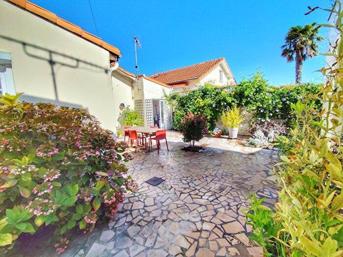 Maison à vendre - Royan, La Garenne - 5 pièces - 3 chambres