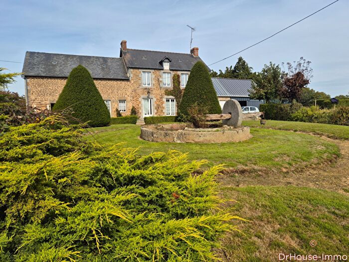 Maison à vendre - Fougerolles-du-Plessis - 6 pièces - 4 chambres
