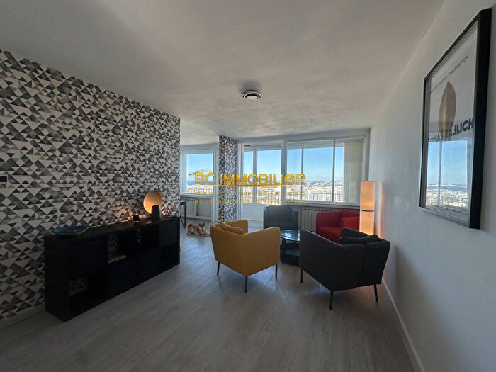 Appartement à louer - Marseille ème arrondissement - 5 pièces - 3 chambres