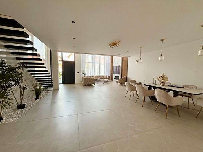 Maison à vendre - Sainte-Geneviève-des-Bois, Georges Pitard - 6 pièces - 3 chambres