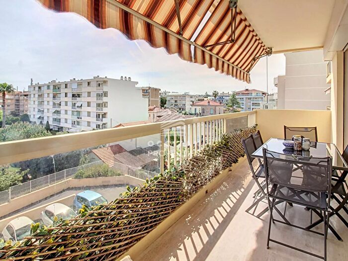 Appartement à vendre - Cannes, Pointe Croisette - 2 pièces - 1 chambre