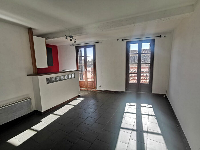 Appartement à louer - Hyères, Centre-ville - 2 pièces - 1 chambre