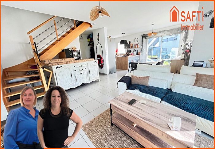 Maison à vendre - Inzinzac-Lochrist - 5 pièces - 3 chambres