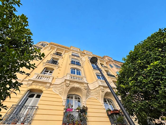 Appartement 3 pièces à Nice, Médecin, à louer