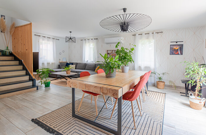 Maison à vendre - Saint-Julien - 6 pièces - 5 chambres