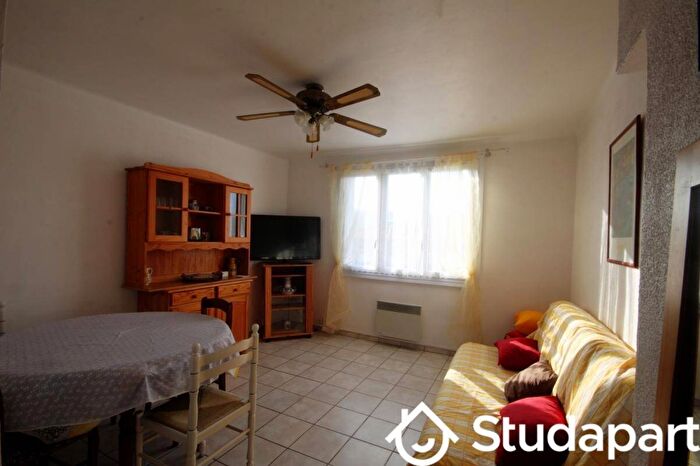 Appartement à louer - Sainte Marguerite, Marseille ème arrondissement - 3 pièces