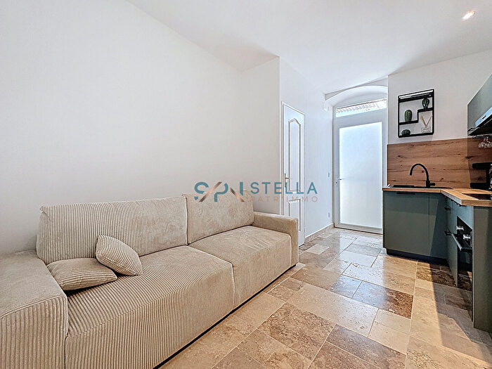 Appartement à louer - Ajaccio, Citadelle - 2 pièces - 1 chambre