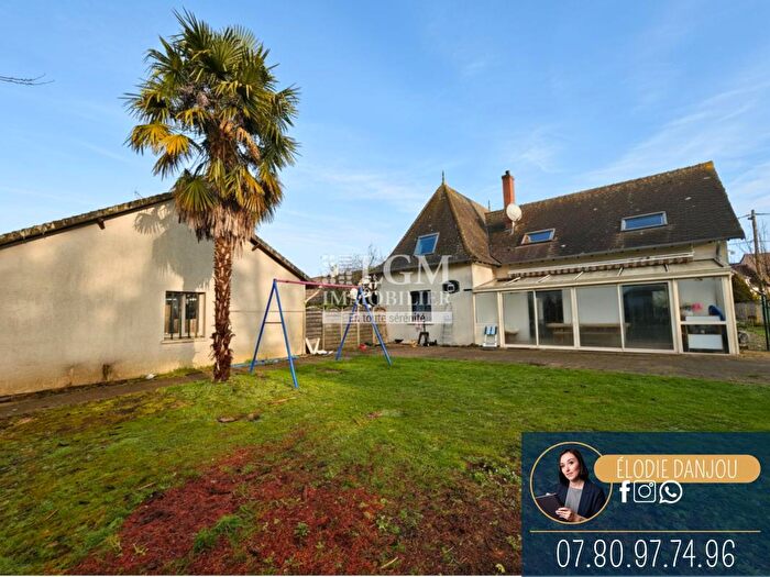 Maison à vendre - Cloyes-sur-le-Loir - 7 pièces - 6 chambres