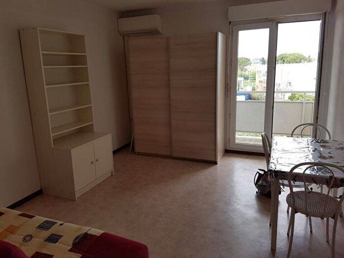 Camplanier, Nîmes : Appartement 1 pièce à louer