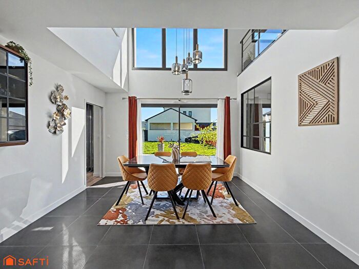Maison 5 pièces à vendre à Neuville-sur-Sarthe