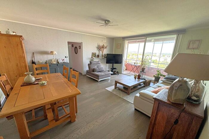 Appartement à vendre - Chenôve, Chenôve - 3 pièces - 2 chambres