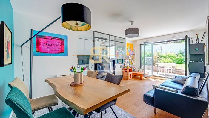 Asnières-sur-Seine, Centre-ville : Appartement 3 pièces à vendre