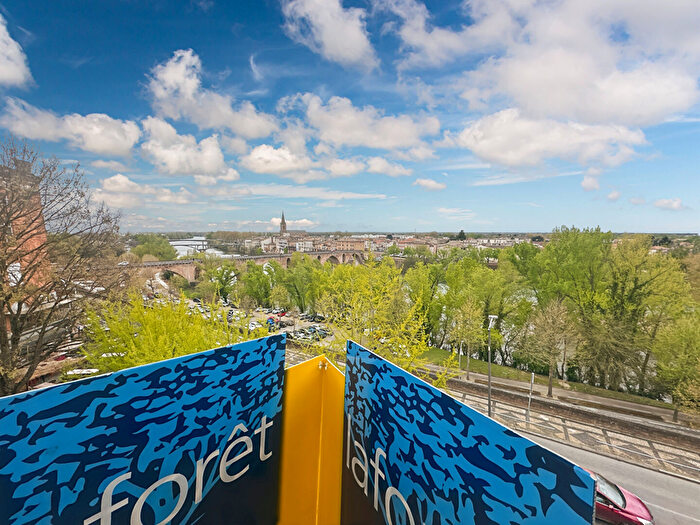 Appartement à louer - Montauban, Centre-ville - 5 pièces - 4 chambres