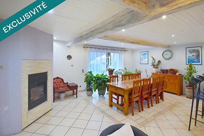 Maison à vendre - Mas-Grenier - 6 pièces - 4 chambres