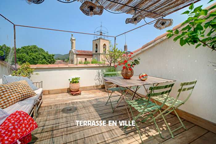 Maison à vendre - Saint-Cyr-sur-Mer, Centre-ville, La Deidière - 6 pièces - 2 chambres