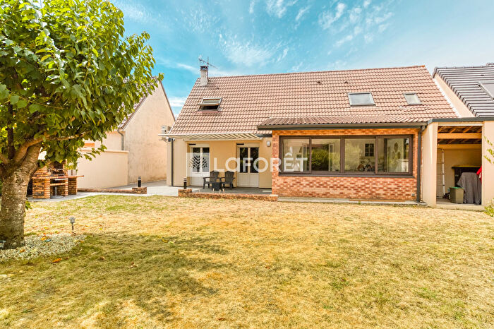 Maison 7 pièces à Pontault-Combault, à vendre