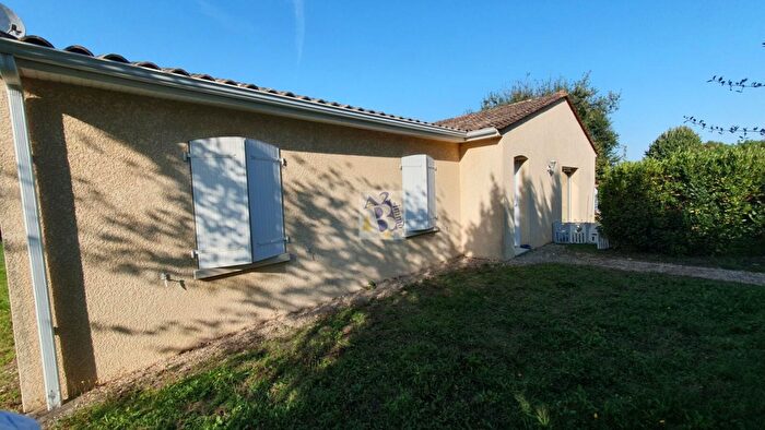 Saint-Yrieix-sur-Charente : Maison 5 pièces à louer