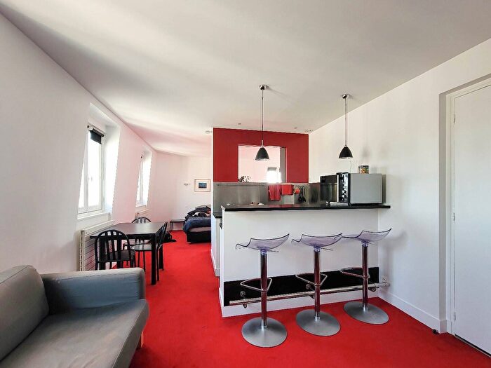 Appartement à louer - Saint Thomas dAquin, Paris ème arrondissement - 2 pièces - 1 chambre