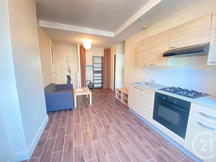 Appartement 2 pièces à Saint-Étienne, Tardy, Colline des Pères, Bizillon, à louer
