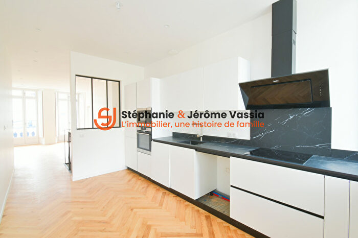 Appartement à vendre - Bagnères-de-Luchon - 2 pièces - 1 chambre