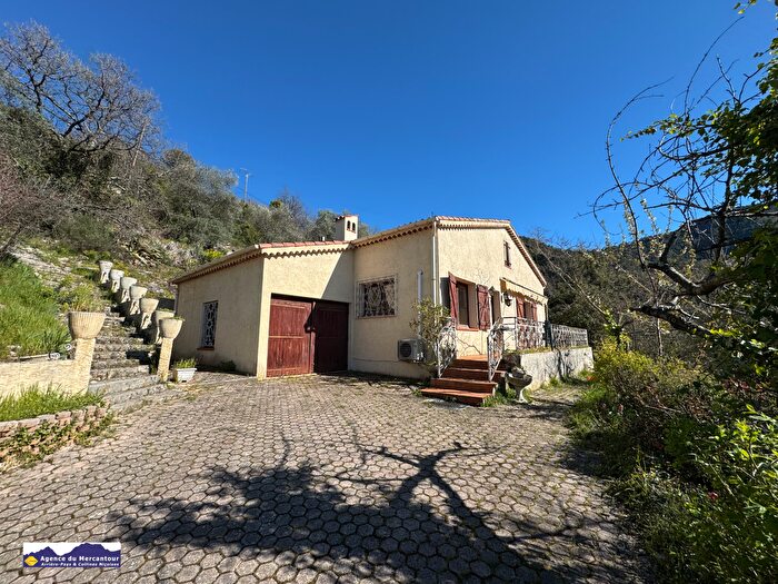 Maison 4 pièces à Saint-Blaise, à vendre