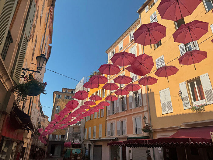 Appartement à vendre - Grasse, Centre-ville Nord - 4 pièces - 3 chambres