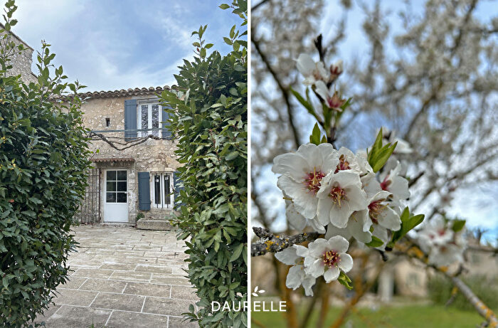 Eygalières : Maison 4 pièces à louer