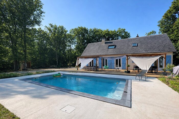 Maison à vendre - Plaimpied-Givaudins - 7 pièces - 6 chambres