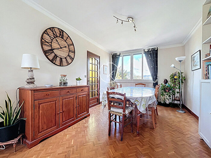 Champagne-au-Mont-d'Or : Appartement 7 pièces à vendre