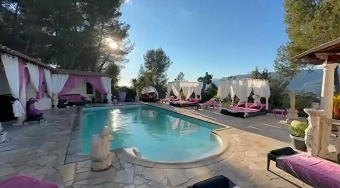 Maison à vendre - Colomars - 6 pièces - 5 chambres