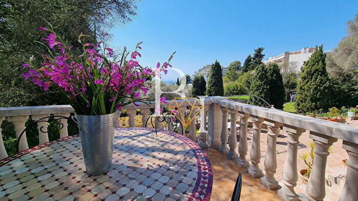 Maison 11 pièces à Le Cannet, Haut Cannet, à vendre