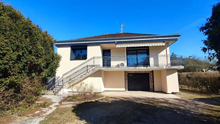 Maison à louer - Tignieu-Jameyzieu - 4 pièces - 3 chambres