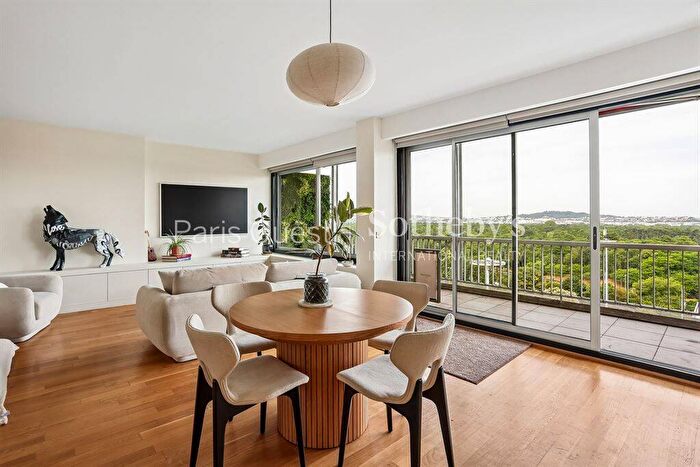 Appartement 4 pièces à louer à Porte Dauphine, Paris 16ème arrondissement